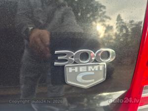 Черный Крайслер 300C 2008 в Таллин, объемом двигателя 5.70 л и пробегом 81 тыс. км за 15300 €, фото 18 на AUTOMOTO.COM.LV