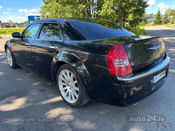 Черный Крайслер 300C 2009 в Пайде, объемом двигателя 3.00 л и пробегом 259 тыс. км за 2890 €, фото 4 на AUTOMOTO.COM.LV