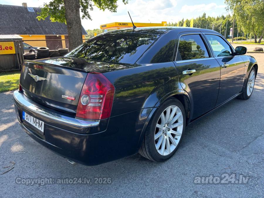 Melns Chrysler 300C 2009 Paide, ar dzinēja tilpumu 3.00 L un nobraukumu 259 tūkst. km par 2890 €, foto 6 vietnē AUTOMOTO.COM.LV