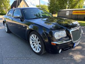 Melns Chrysler 300C 2009 Paide, ar dzinēja tilpumu 3.00 L un nobraukumu 259 tūkst. km par 2890 €, foto 7 vietnē AUTOMOTO.COM.LV