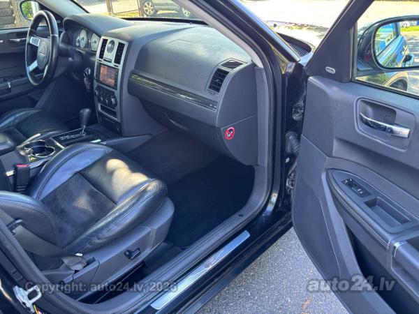 Черный Крайслер 300C 2009 в Пайде, объемом двигателя 3.00 л и пробегом 259 тыс. км за 2890 €, фото 8 на AUTOMOTO.COM.LV