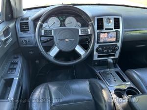 Melns Chrysler 300C 2009 Paide, ar dzinēja tilpumu 3.00 L un nobraukumu 259 tūkst. km par 2890 €, foto 11 vietnē AUTOMOTO.COM.LV