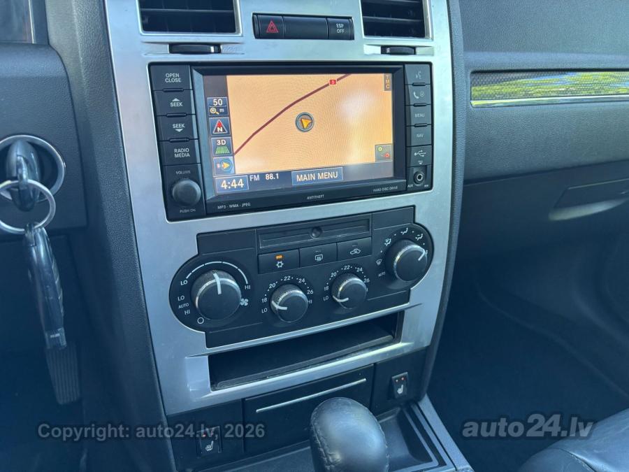 Melns Chrysler 300C 2009 Paide, ar dzinēja tilpumu 3.00 L un nobraukumu 259 tūkst. km par 2890 €, foto 17 vietnē AUTOMOTO.COM.LV