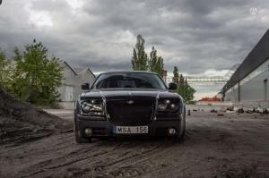 Melns Chrysler 300C 2010 Alīta, ar dzinēja tilpumu 3.00 L un nobraukumu 365 tūkst. km par 4500 €, foto 10 vietnē AUTOMOTO.COM.LV