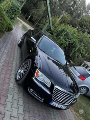 Black Chrysler 300C 2011 in Kaunas, with an engine capacity of 3.60 L and mileage of 283 thousand km for 6000 €, photo 9 on AUTOMOTO.COM.LV