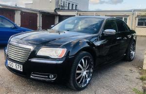 Black Chrysler 300C 2011 in Kaunas, with an engine capacity of 3.60 L and mileage of 283 thousand km for 6000 €, photo 15 on AUTOMOTO.COM.LV