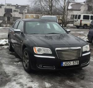 Black Chrysler 300C 2011 in Kaunas, with an engine capacity of 3.60 L and mileage of 283 thousand km for 6000 €, photo 18 on AUTOMOTO.COM.LV