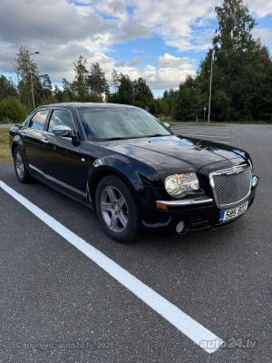 Chrysler 300C 2011 in Tallinn on AUTOMOTO.COM.LV Black Chrysler 300C 2011 in Tallinn, with an engine capacity of 3.00 L and mileage of 210 thousand km for 3390 €, photo 1 on AUTOMOTO.COM.LV