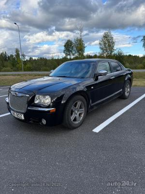 Black Chrysler 300C 2011 in Tallinn, with an engine capacity of 3.00 L and mileage of 210 thousand km for 3390 €, photo 4 on AUTOMOTO.COM.LV