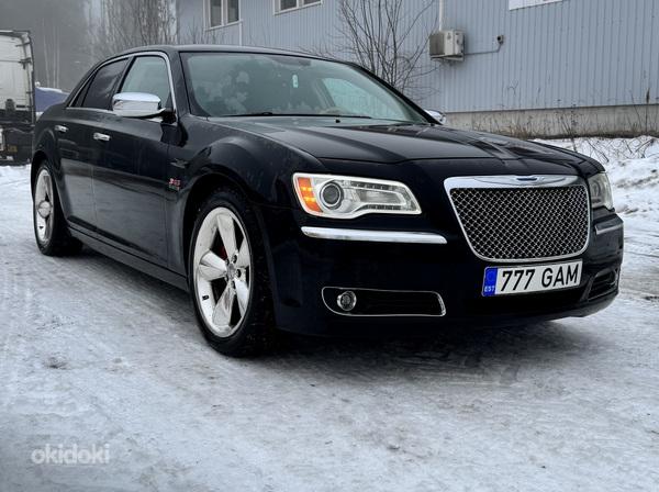 Черный Крайслер 300C 2012 в Таллин, объемом двигателя 5.70 л и пробегом 120 тыс. км за 13000 €, фото 2 на AUTOMOTO.COM.LV