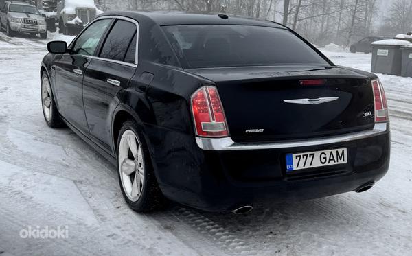 Черный Крайслер 300C 2012 в Таллин, объемом двигателя 5.70 л и пробегом 120 тыс. км за 13000 €, фото 4 на AUTOMOTO.COM.LV