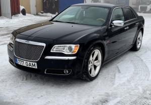 Melns Chrysler 300C 2012 Tallina, ar dzinēja tilpumu 5.70 L un nobraukumu 120 tūkst. km par 13000 €, foto 9 vietnē AUTOMOTO.COM.LV
