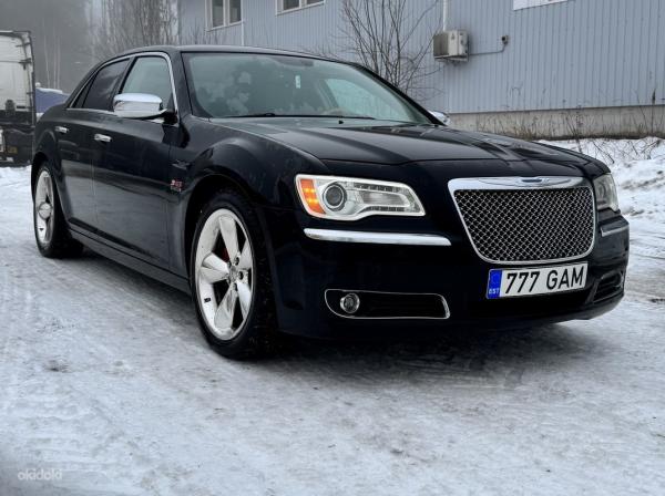 Черный Крайслер 300C 2012 в Таллин, объемом двигателя 5.70 л и пробегом 120 тыс. км за 13000 €, фото 9 на AUTOMOTO.COM.LV