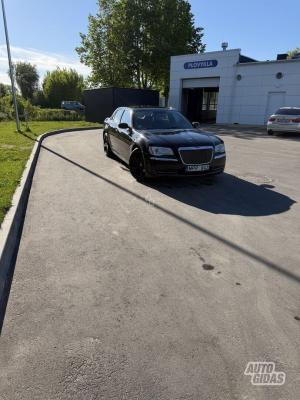 Черный Крайслер 300C 2013 в Кельме, объемом двигателя 3.60 л и пробегом 319 тыс. км за 6500 €, фото  на AUTOMOTO.COM.LV