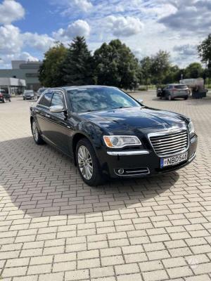 Black Chrysler 300C 2013 in Alytus, with an engine capacity of 3.60 L and mileage of 400 thousand km for 8200 €, photo  on AUTOMOTO.COM.LV