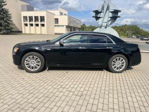 Black Chrysler 300C 2013 in Alytus, with an engine capacity of 3.60 L and mileage of 400 thousand km for 8200 €, photo 5 on AUTOMOTO.COM.LV
