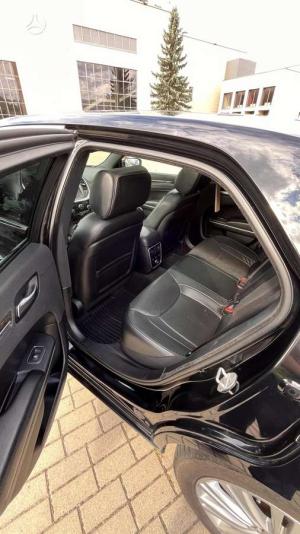 Melns Chrysler 300C 2013 Alīta, ar dzinēja tilpumu 3.60 L un nobraukumu 400 tūkst. km par 8200 €, foto 15 vietnē AUTOMOTO.COM.LV