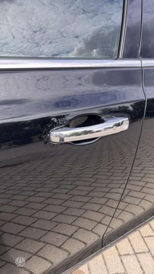 Melns Chrysler 300C 2013 Alīta, ar dzinēja tilpumu 3.60 L un nobraukumu 400 tūkst. km par 8200 €, foto 19 vietnē AUTOMOTO.COM.LV