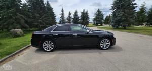 Black Chrysler 300C 2017 in Siauliai, with an engine capacity of 3.60 L and mileage of 130 thousand km for 12000 €, photo 5 on AUTOMOTO.COM.LV