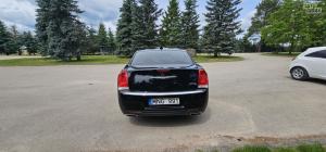 Black Chrysler 300C 2017 in Siauliai, with an engine capacity of 3.60 L and mileage of 130 thousand km for 12000 €, photo 7 on AUTOMOTO.COM.LV