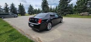 Black Chrysler 300C 2017 in Siauliai, with an engine capacity of 3.60 L and mileage of 130 thousand km for 12000 €, photo 6 on AUTOMOTO.COM.LV