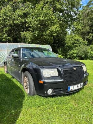 Черный Крайслер 300C 2005 в Рига, объемом двигателя 3.00 л и пробегом 0 тыс. км за 3500 €, фото  на AUTOMOTO.COM.LV
