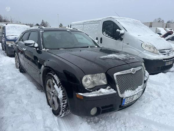 Melns Chrysler 300C 2006 Kauņa, ar dzinēja tilpumu 0.00 L un nobraukumu 495 tūkst. km par 1500 €, foto 2 vietnē AUTOMOTO.COM.LV