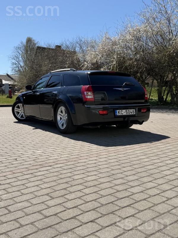 Melns Chrysler 300C 2006 Dobele, ar dzinēja tilpumu 3.00 L un nobraukumu 349 tūkst. km par 2800 €, foto 4 vietnē AUTOMOTO.COM.LV