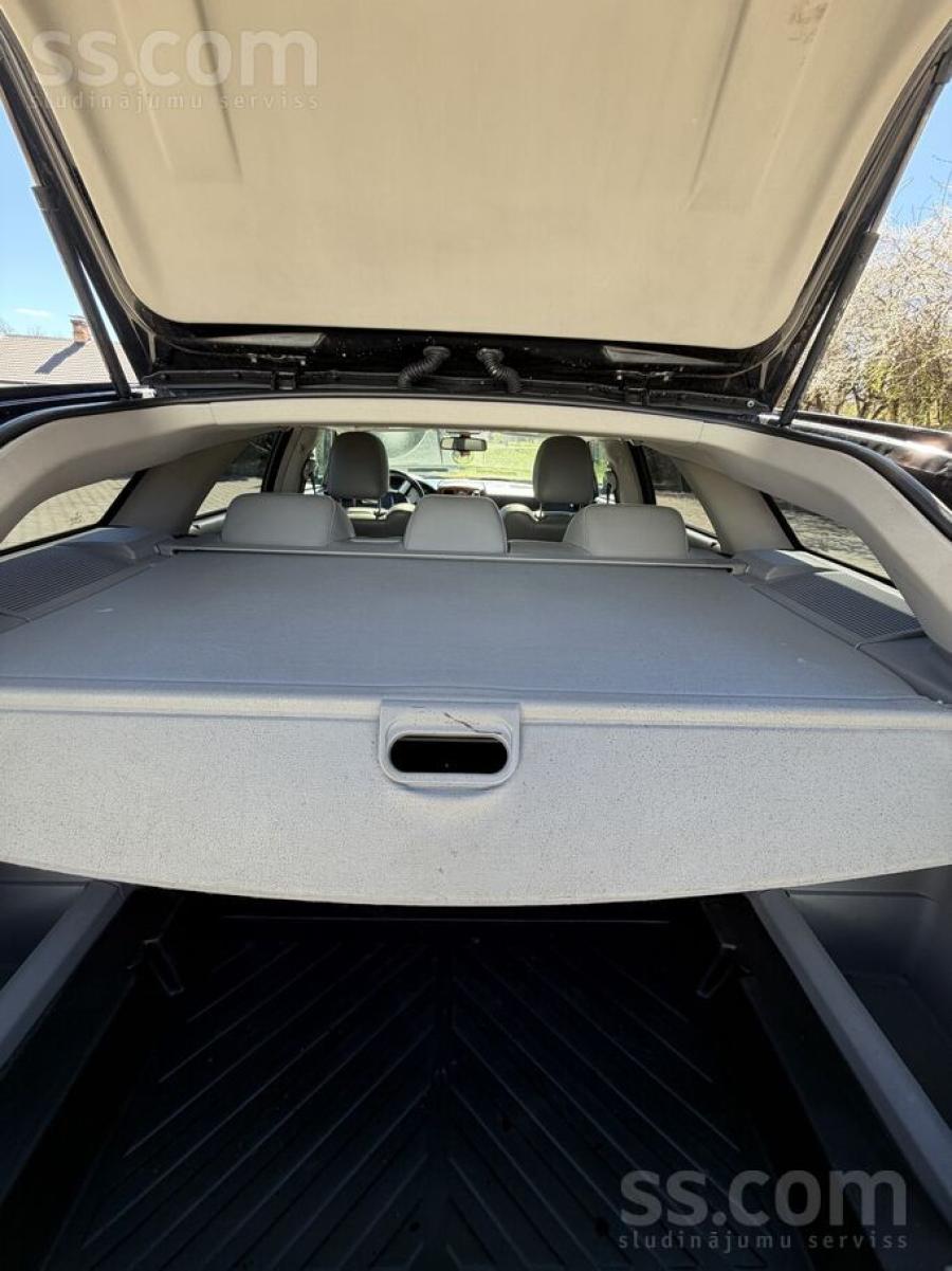 Melns Chrysler 300C 2006 Dobele, ar dzinēja tilpumu 3.00 L un nobraukumu 349 tūkst. km par 2800 €, foto 11 vietnē AUTOMOTO.COM.LV