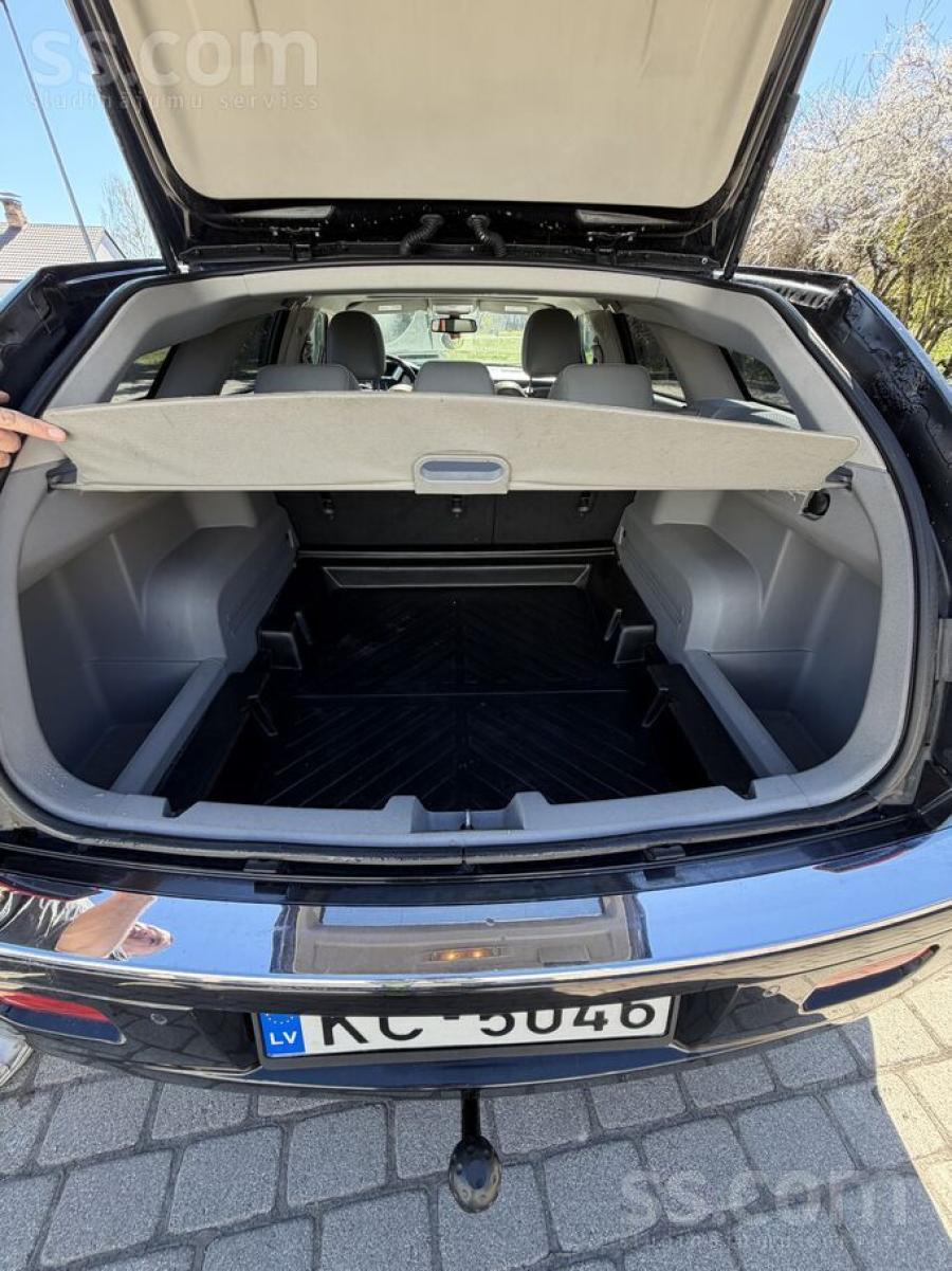 Melns Chrysler 300C 2006 Dobele, ar dzinēja tilpumu 3.00 L un nobraukumu 349 tūkst. km par 2800 €, foto 12 vietnē AUTOMOTO.COM.LV