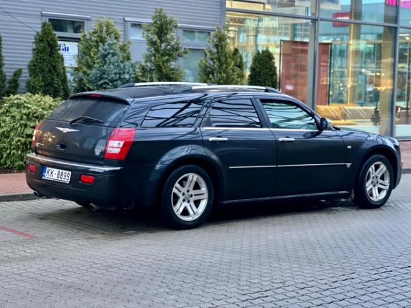 Melns Chrysler 300C 2006 Rīga, ar dzinēja tilpumu 3.00 L un nobraukumu 270 tūkst. km par 4350 €, foto 2 vietnē AUTOMOTO.COM.LV