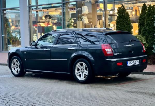 Melns Chrysler 300C 2006 Rīga, ar dzinēja tilpumu 3.00 L un nobraukumu 270 tūkst. km par 4350 €, foto 4 vietnē AUTOMOTO.COM.LV