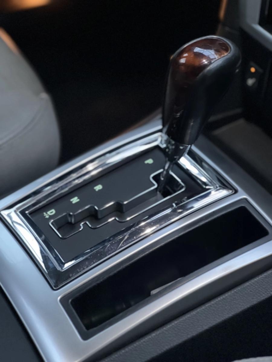 Melns Chrysler 300C 2006 Rīga, ar dzinēja tilpumu 3.00 L un nobraukumu 270 tūkst. km par 4350 €, foto 17 vietnē AUTOMOTO.COM.LV