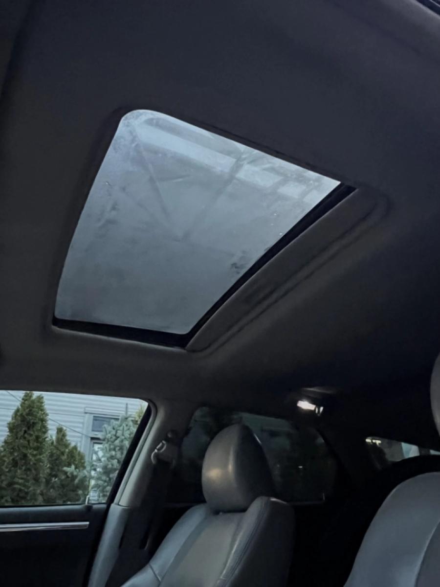Melns Chrysler 300C 2006 Rīga, ar dzinēja tilpumu 3.00 L un nobraukumu 270 tūkst. km par 4350 €, foto 22 vietnē AUTOMOTO.COM.LV