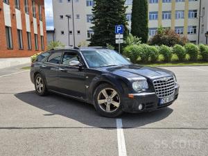 Melns Chrysler 300C 2006 Saldus, ar dzinēja tilpumu 3.00 L un nobraukumu 525 tūkst. km par 1200 €, foto  vietnē AUTOMOTO.COM.LV