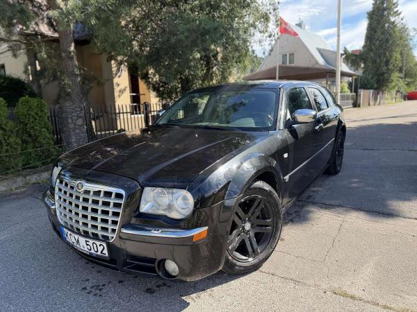 Черный Крайслер 300C 2006 в Каунас, объемом двигателя 3.00 л и пробегом 255 тыс. км за 1950 €, фото 1 на AUTOMOTO.COM.LV