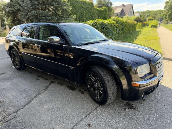 Черный Крайслер 300C 2006 в Каунас, объемом двигателя 3.00 л и пробегом 255 тыс. км за 1950 €, фото 3 на AUTOMOTO.COM.LV