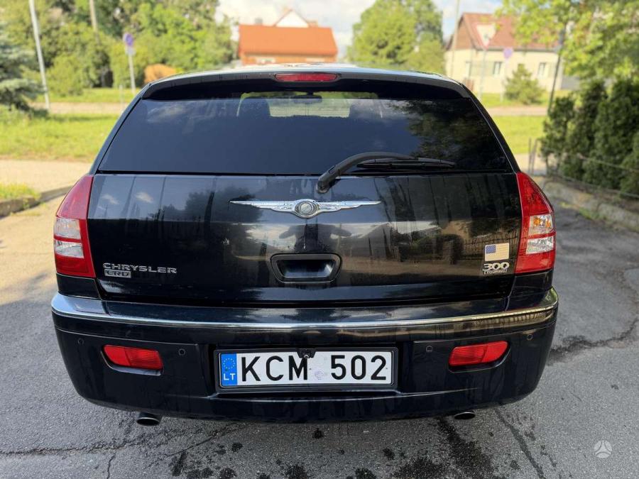 Черный Крайслер 300C 2006 в Каунас, объемом двигателя 3.00 л и пробегом 255 тыс. км за 1950 €, фото 7 на AUTOMOTO.COM.LV
