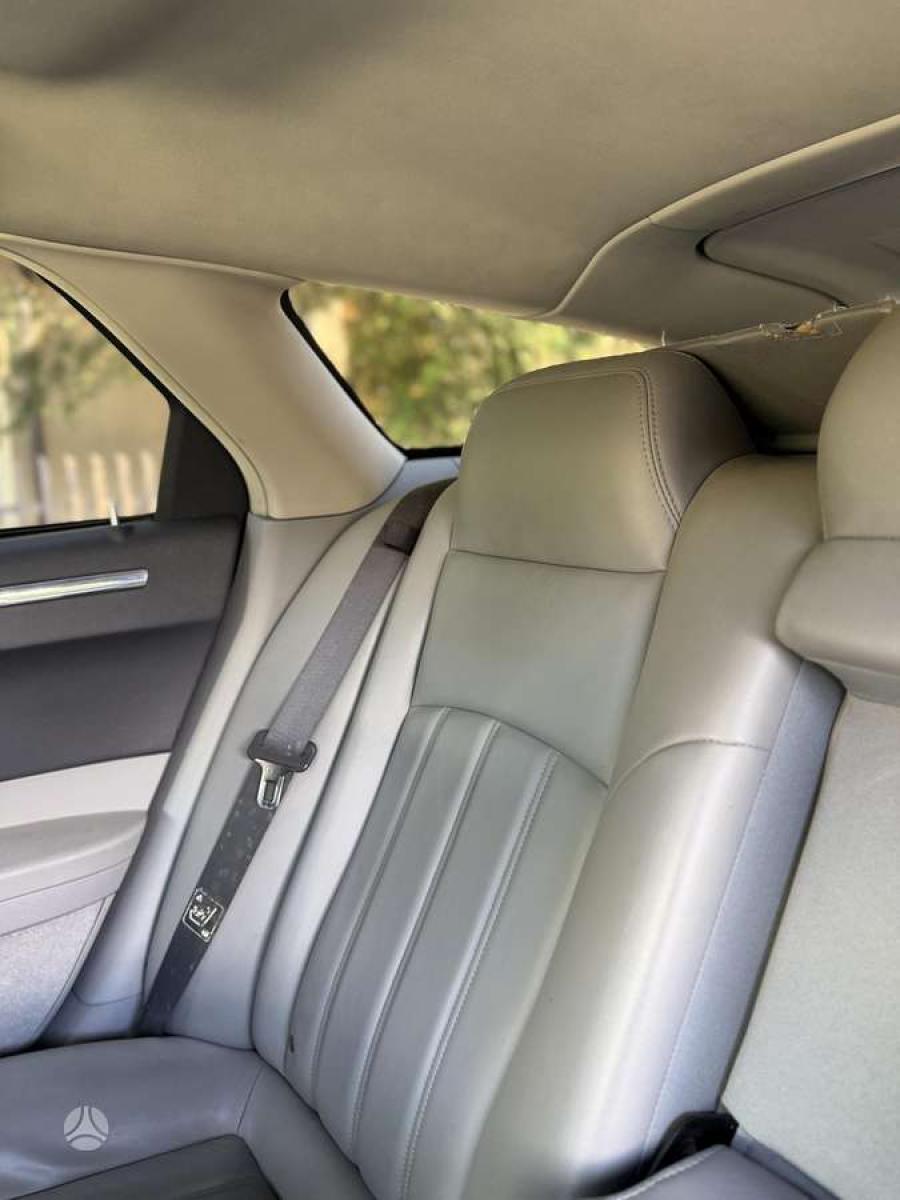 Черный Крайслер 300C 2006 в Каунас, объемом двигателя 3.00 л и пробегом 255 тыс. км за 1950 €, фото 19 на AUTOMOTO.COM.LV