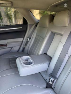 Черный Крайслер 300C 2006 в Каунас, объемом двигателя 3.00 л и пробегом 255 тыс. км за 1950 €, фото 23 на AUTOMOTO.COM.LV