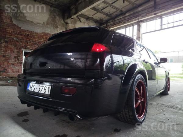 Melns Chrysler 300C 2006 Daugavpils, ar dzinēja tilpumu 3.00 L un nobraukumu 271 tūkst. km par 4900 €, foto 8 vietnē AUTOMOTO.COM.LV