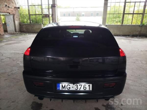 Melns Chrysler 300C 2006 Daugavpils, ar dzinēja tilpumu 3.00 L un nobraukumu 271 tūkst. km par 4900 €, foto 9 vietnē AUTOMOTO.COM.LV