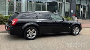 Black Chrysler 300C 2006 in Riga, with an engine capacity of 3.00 L and mileage of 292 thousand km for 3900 €, photo 5 on AUTOMOTO.COM.LV