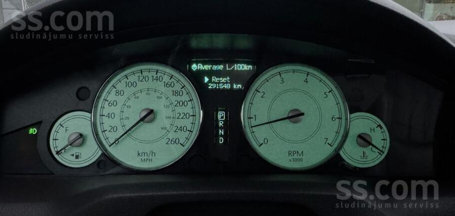 Black Chrysler 300C 2006 in Riga, with an engine capacity of 3.00 L and mileage of 292 thousand km for 3900 €, photo 25 on AUTOMOTO.COM.LV