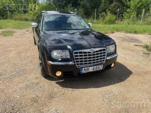 Черный Крайслер 300C 2007 в Рига, объемом двигателя 3.00 л и пробегом 0 тыс. км за 2000 €, фото  на AUTOMOTO.COM.LV