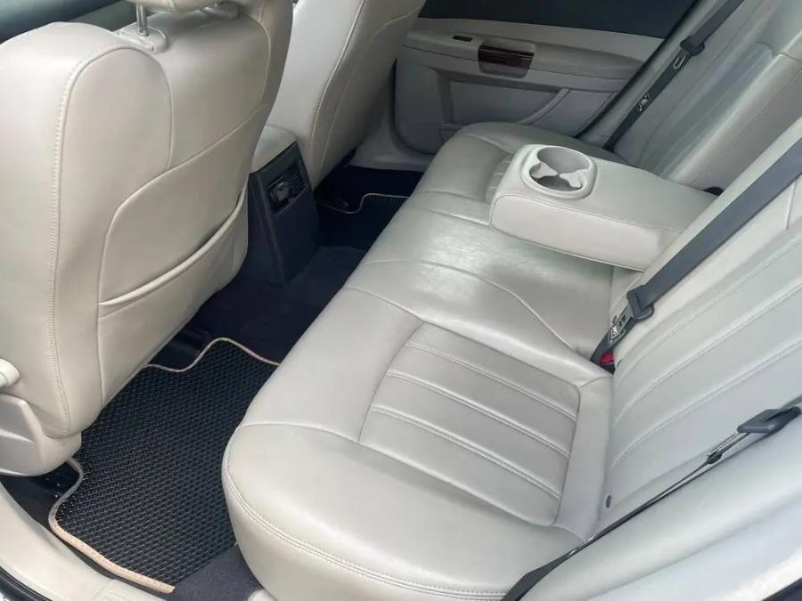 Черный Крайслер 300C 2007 в Рига, объемом двигателя 1.00 л и пробегом 250 тыс. км за 3790 €, фото 14 на AUTOMOTO.COM.LV