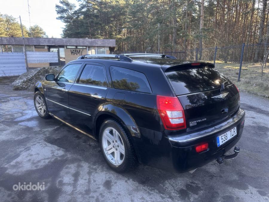 Black Chrysler 300C 2007 in Tallinn, with an engine capacity of 0.00 L and mileage of 315 thousand km for 4300 €, photo 6 on AUTOMOTO.COM.LV