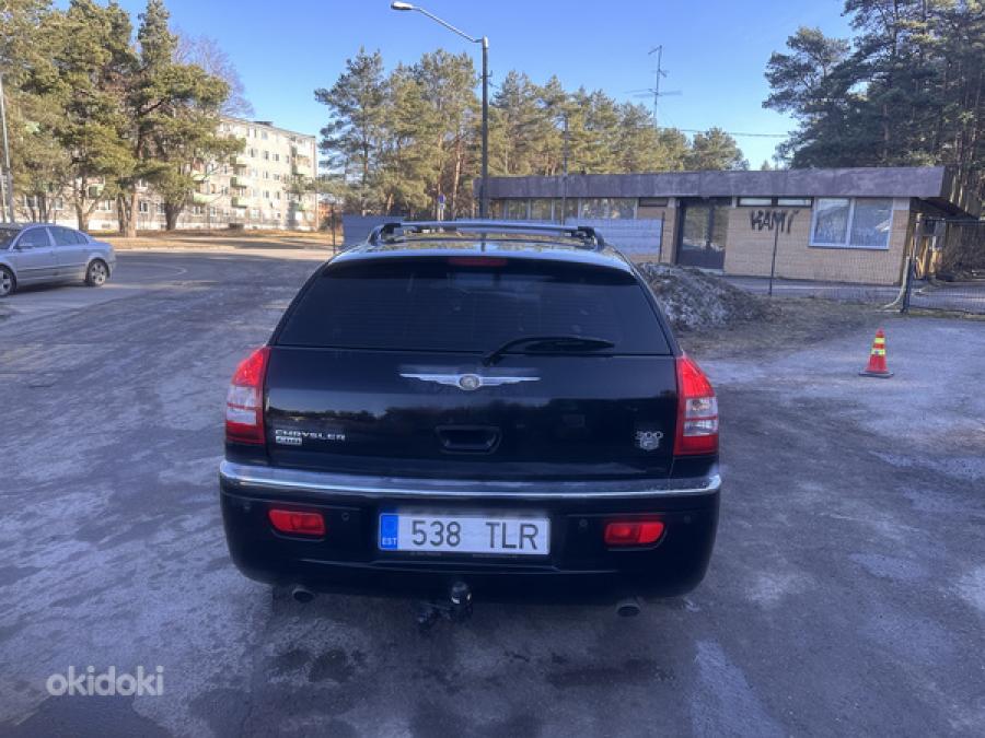 Black Chrysler 300C 2007 in Tallinn, with an engine capacity of 0.00 L and mileage of 315 thousand km for 4300 €, photo 7 on AUTOMOTO.COM.LV