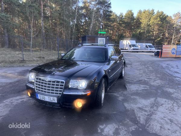 Black Chrysler 300C 2007 in Tallinn, with an engine capacity of 0.00 L and mileage of 315 thousand km for 4300 €, photo 9 on AUTOMOTO.COM.LV