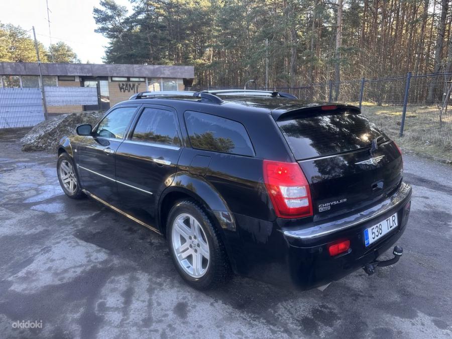 Black Chrysler 300C 2007 in Tallinn, with an engine capacity of 0.00 L and mileage of 315 thousand km for 4300 €, photo 15 on AUTOMOTO.COM.LV